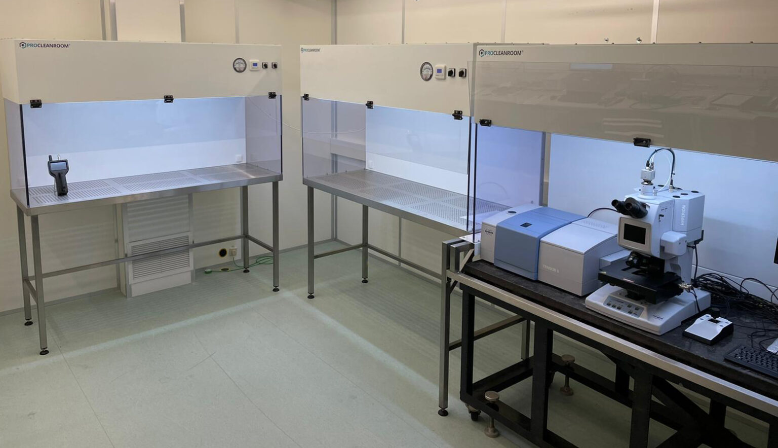 Three ISO-Class 5 downflow units for Eurofins Materials Science NL